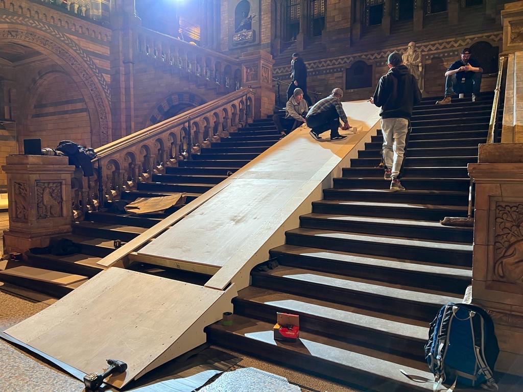 RED BULL, SKATES THE MUSEUM AT NIGHT – King Ramps
